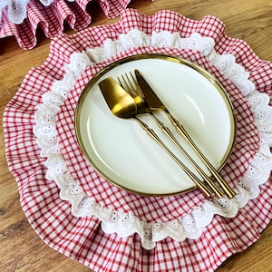 Linen Placemat in Red Gingham, Red Gingham Ruffle Round Placemats ...