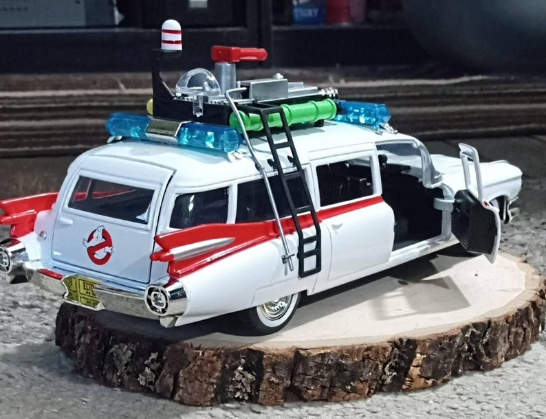 Jada Hollywood Rides Ghostbusters Ecto 1 1/24 Scale Rubber Tires ...