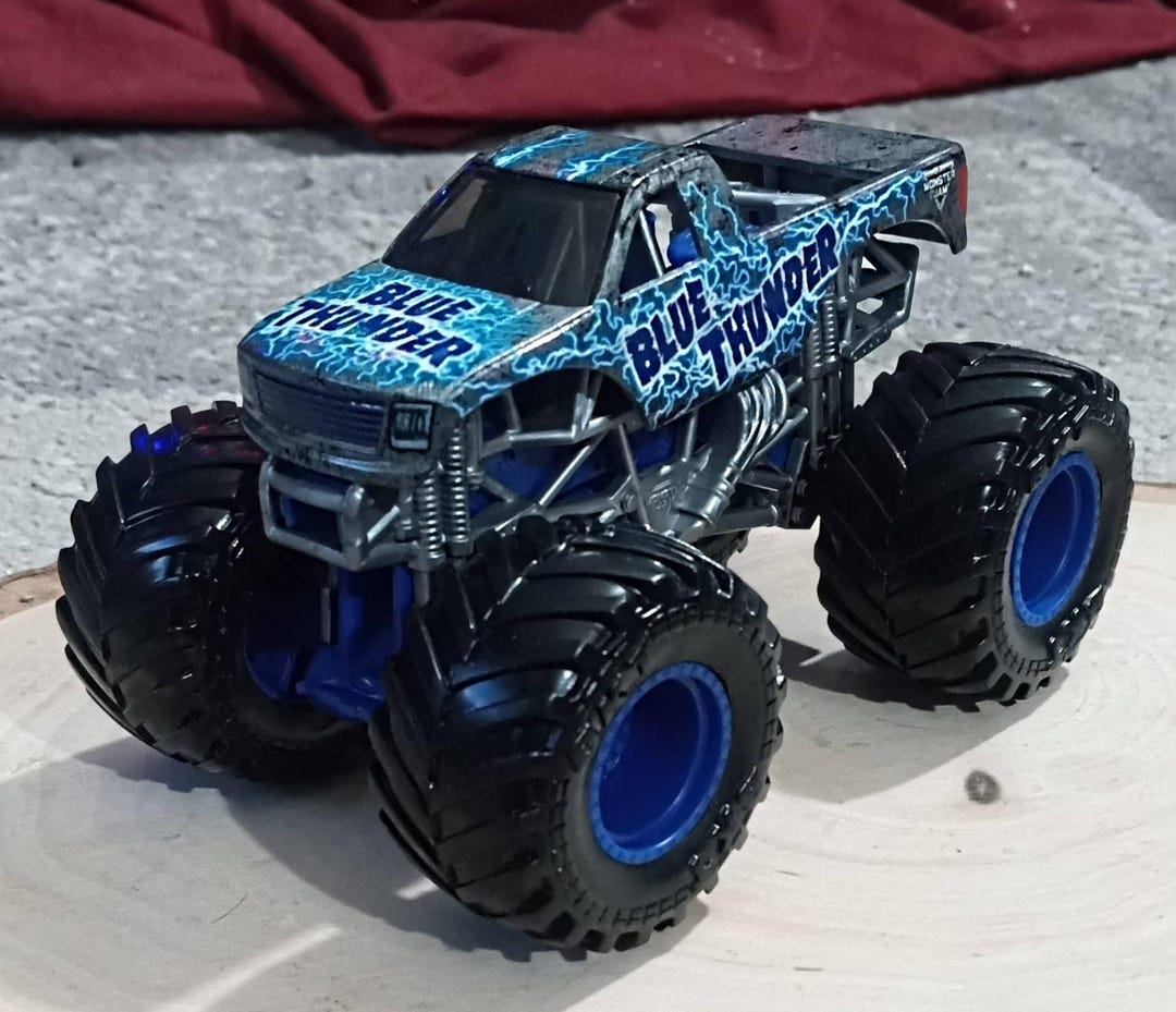 Spin Master Monster Jam Blue Thunder Steel Reveal Walmart Exclusive 1/ ...
