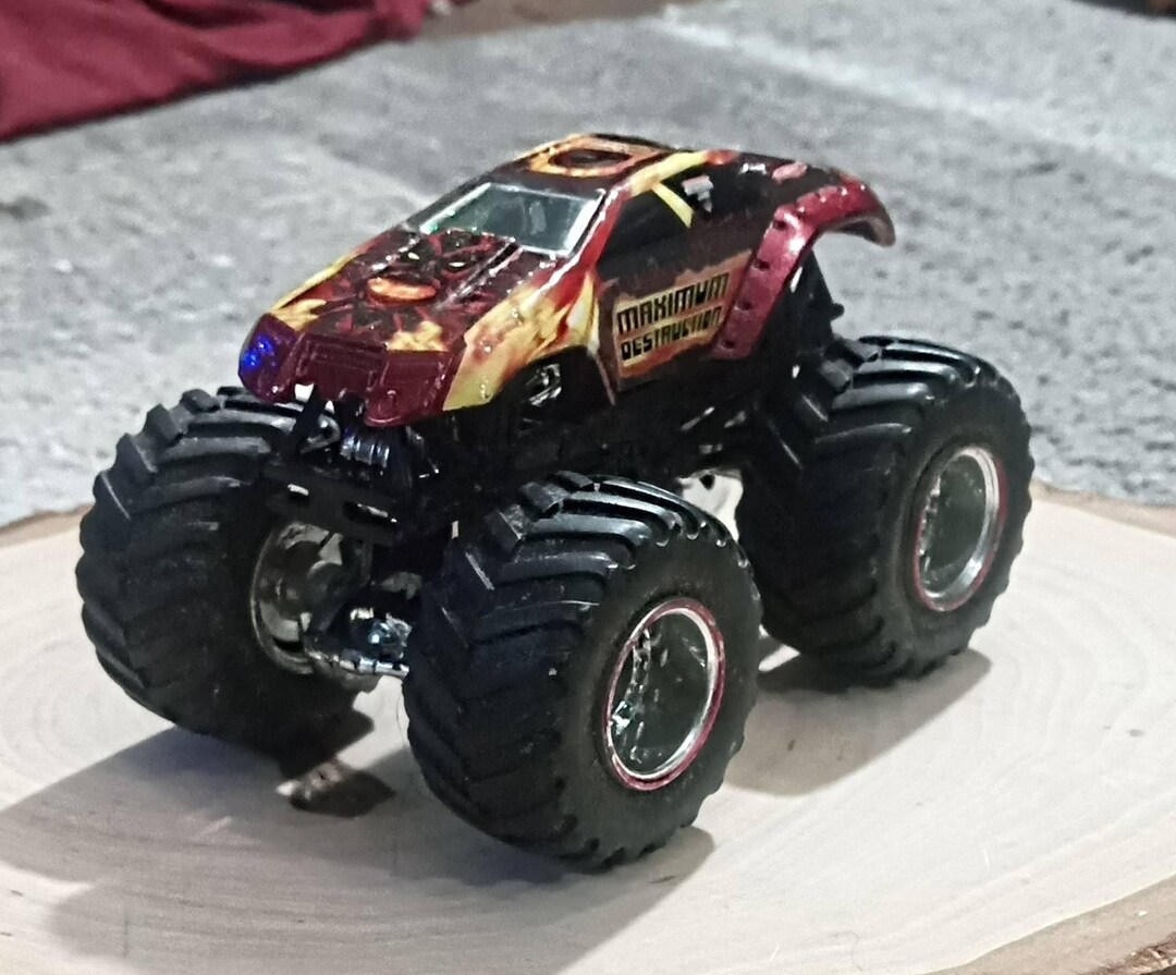 Hot Wheels Monster Jam Maximum Destruction Max D Monster Truck ...