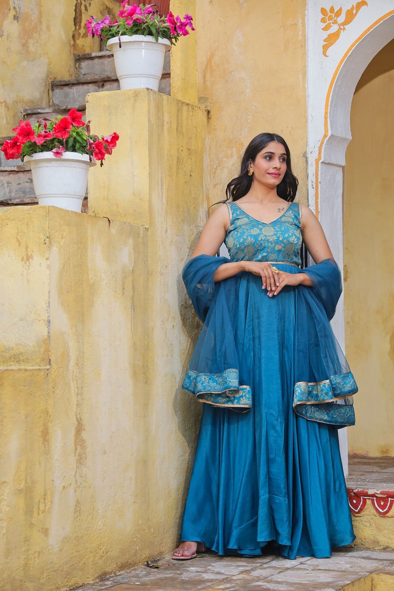 Jade Green Backless Umbrella Kurta, Umbrella Kurta Dupatta Set , Brides ...