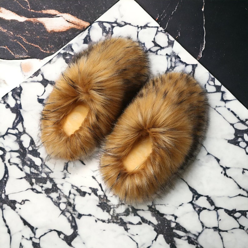 Faux Fox Fur Slippers Furry Slides for Her, Warm Sandals, Vegan Fox Fur ...