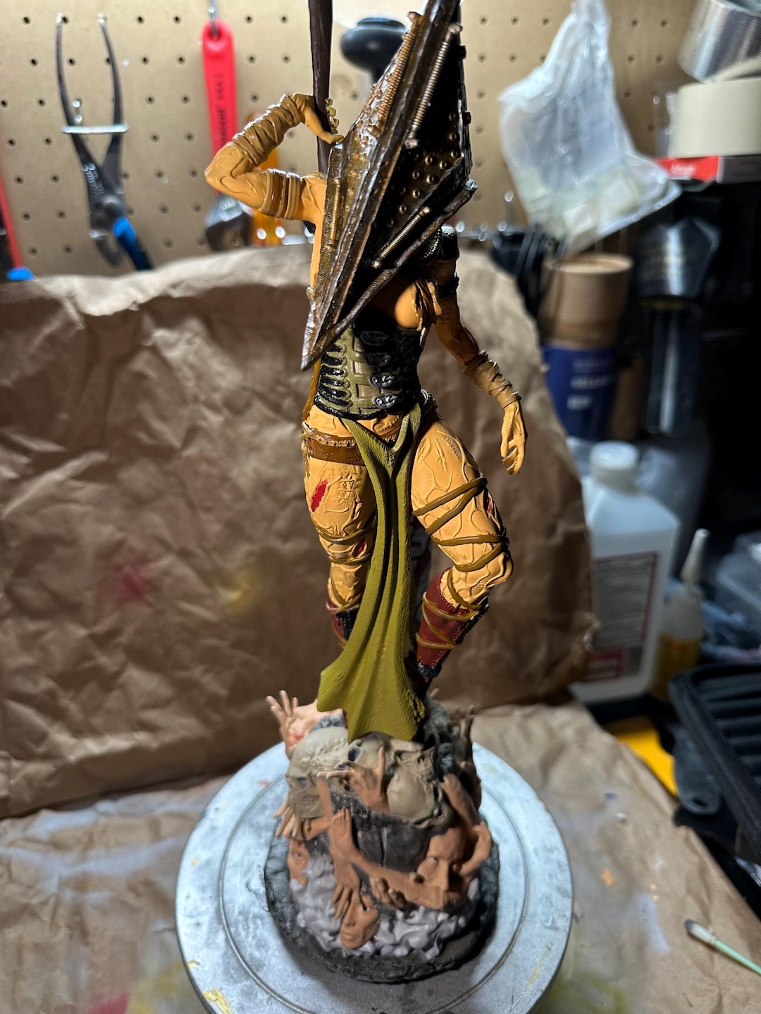 Custom Painted Lady Pyramid Head Miniature - Silent Hill 3D Print (1:10 ...