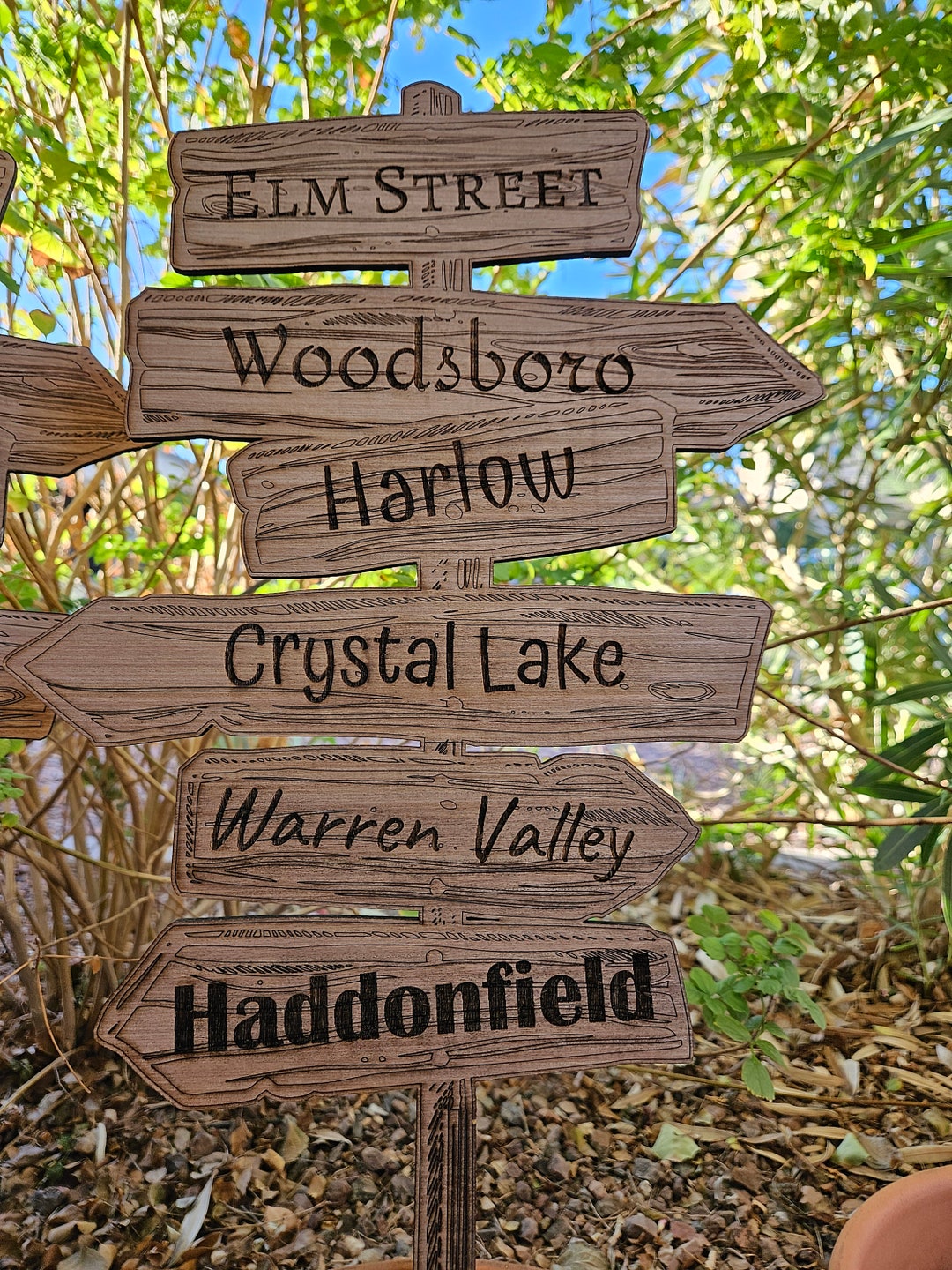 Halloween Directional Signs Horror Movie Towns and Places Halloween ...