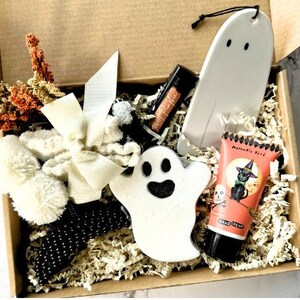 Halloween Ghost Gift Box Spooky Gift Basket for Her Halloween Care ...