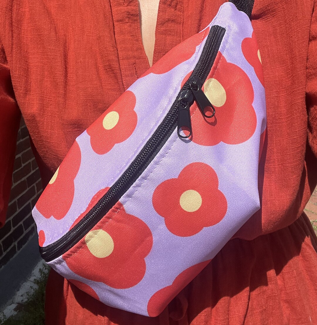 Red Flower Fanny Pack Crossbody Vacation Essentials Travel Trendy Sling ...