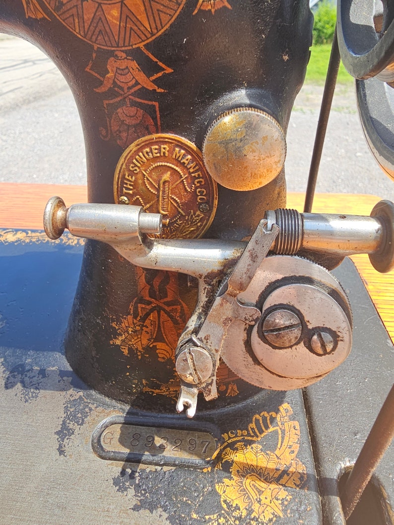 Singer 1910 Sewing Machine Functional on Its Table - Etsy