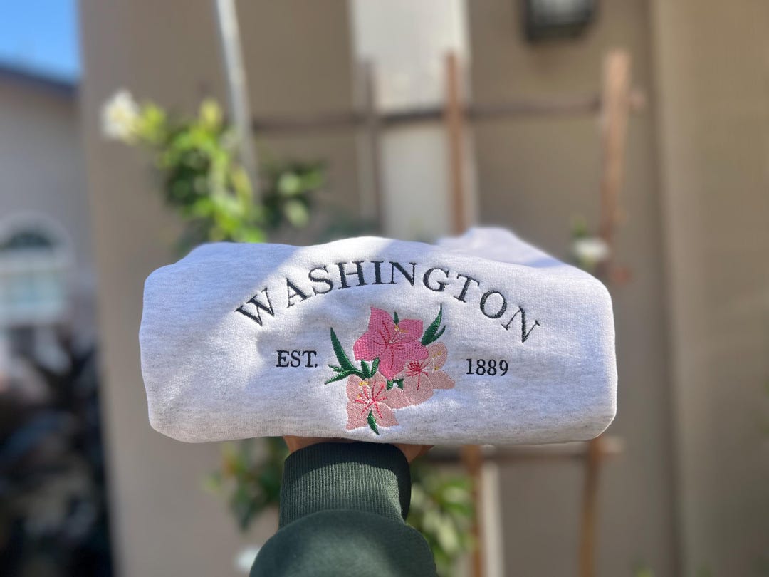 Washington State-inspired Floral Crewnecks: Embrace Your Local Blooms ...