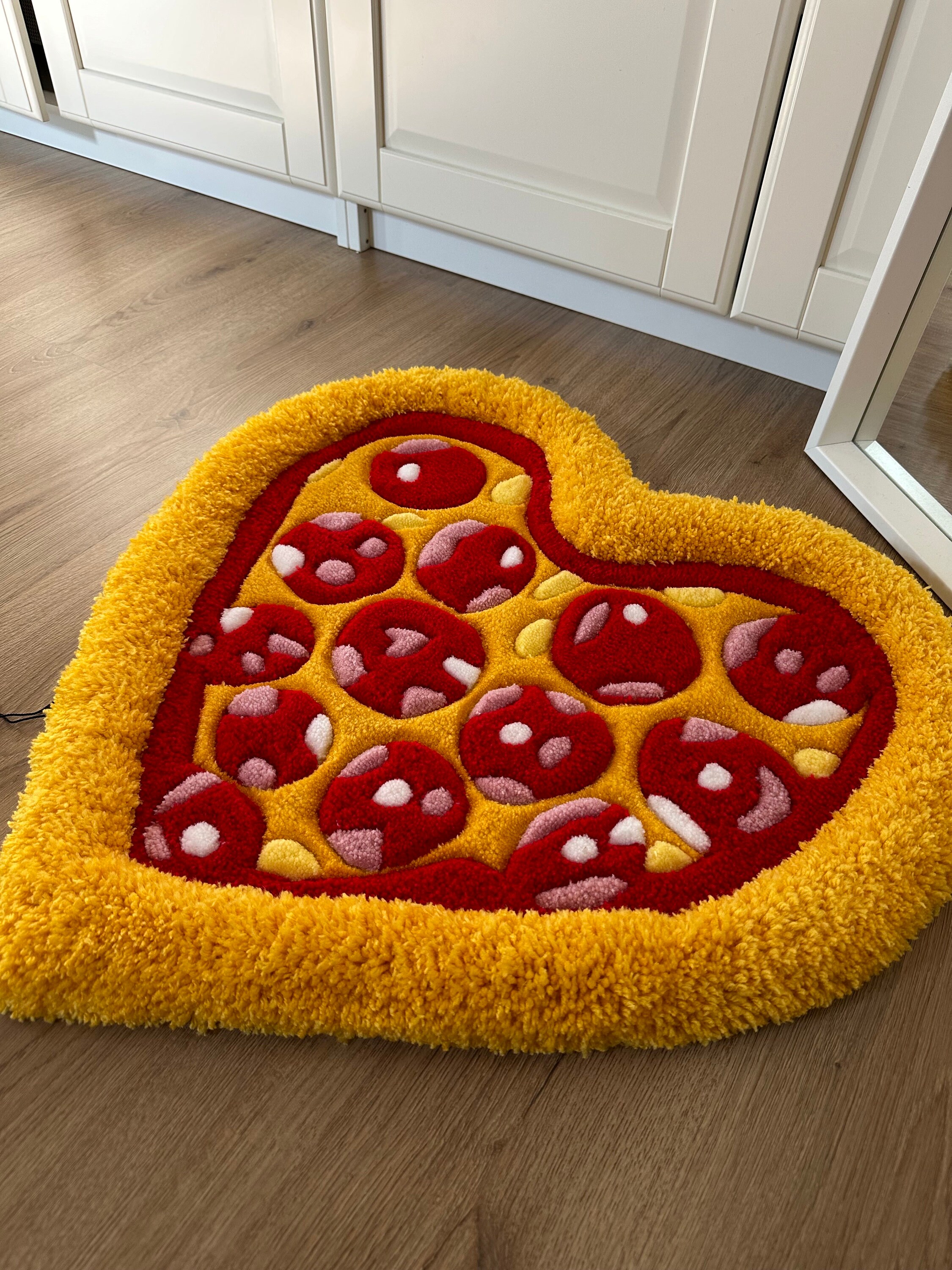 Tufted 3D Pizza Rug /handmade Custom Rug/ Heart Pizza/ - Etsy