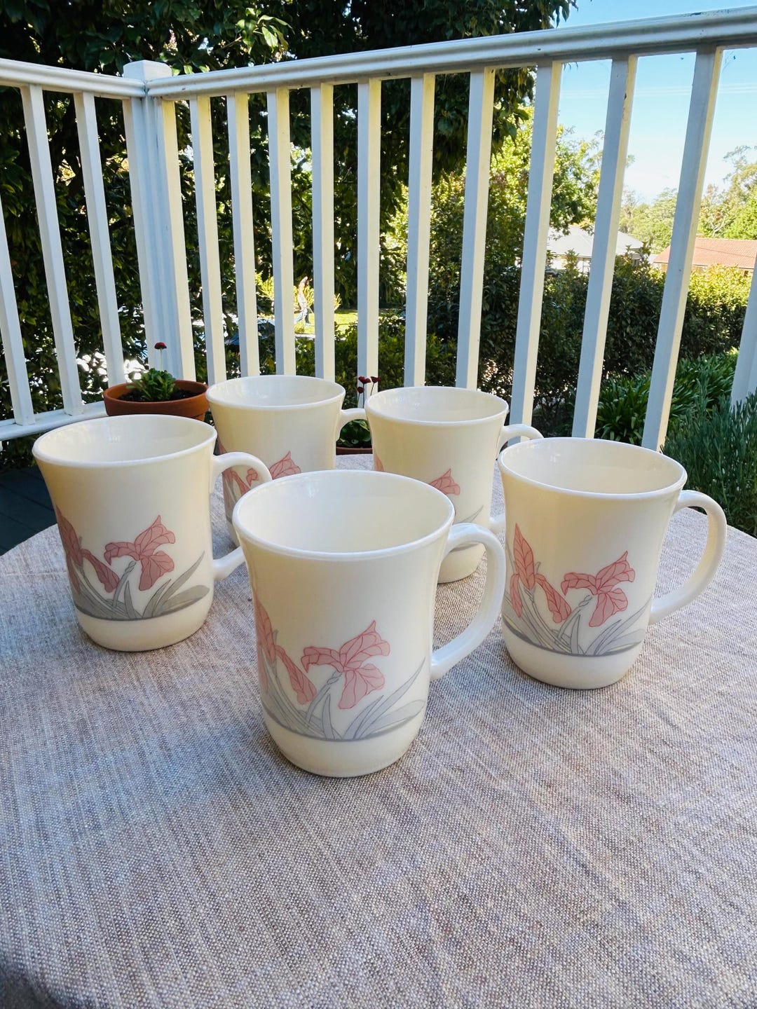 Arcopal | Diana Iris Mugs | Set of 5 | French Milk Glass | Pink & Grey ...