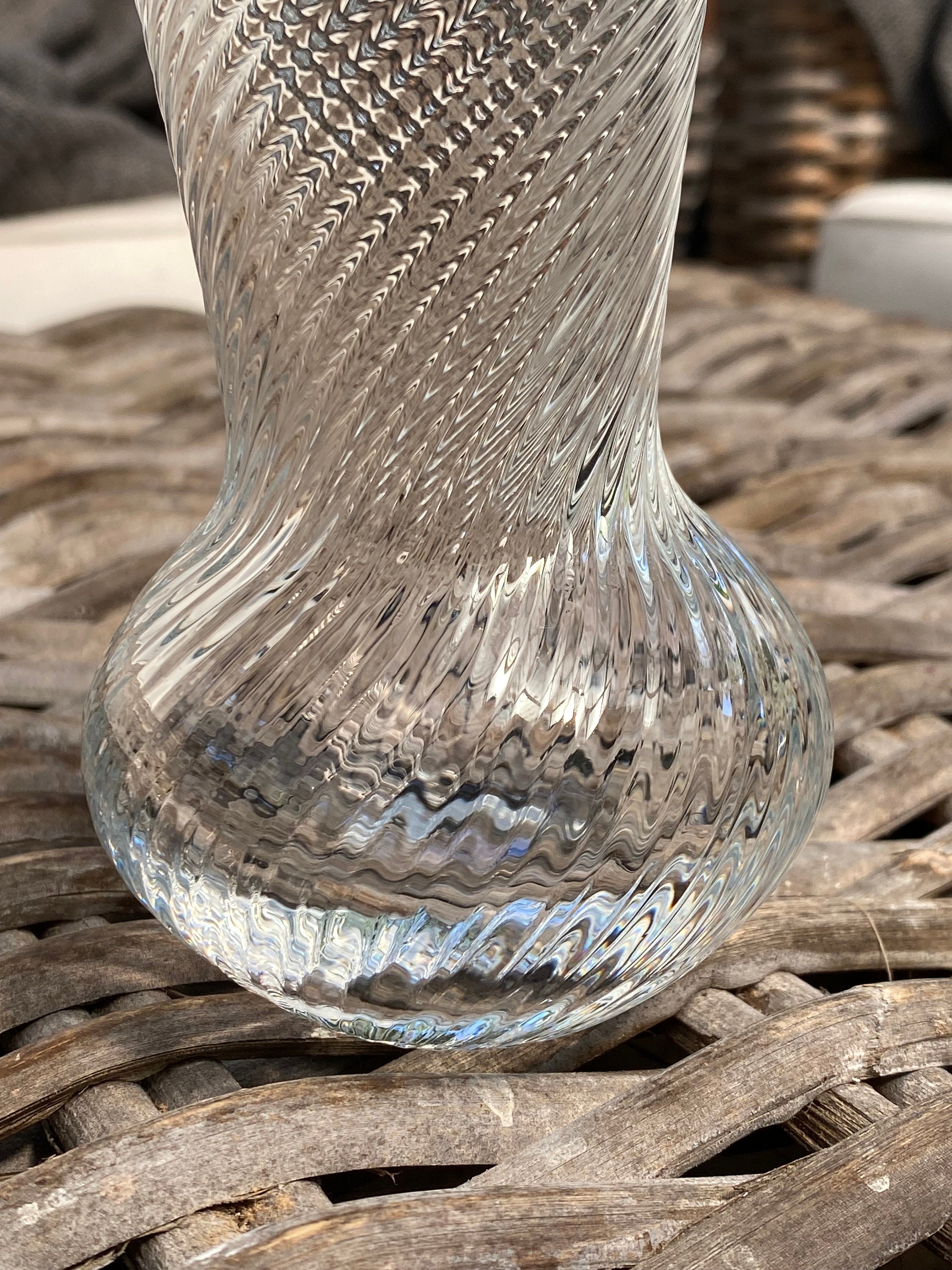 IVV Selezione Italian Art Glass Vase | Mouth-blown Swirl Design ...