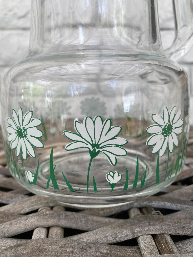 Daisy Water Pitcher Jug Glass 1970s Cottagecore - Etsy