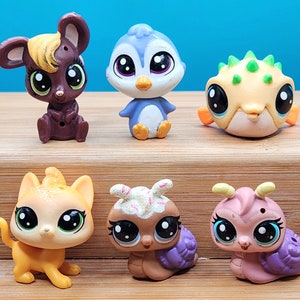LITTLEST PET SHOP Collectible Animal Figure. Snail 223 and 23, Mouse ...