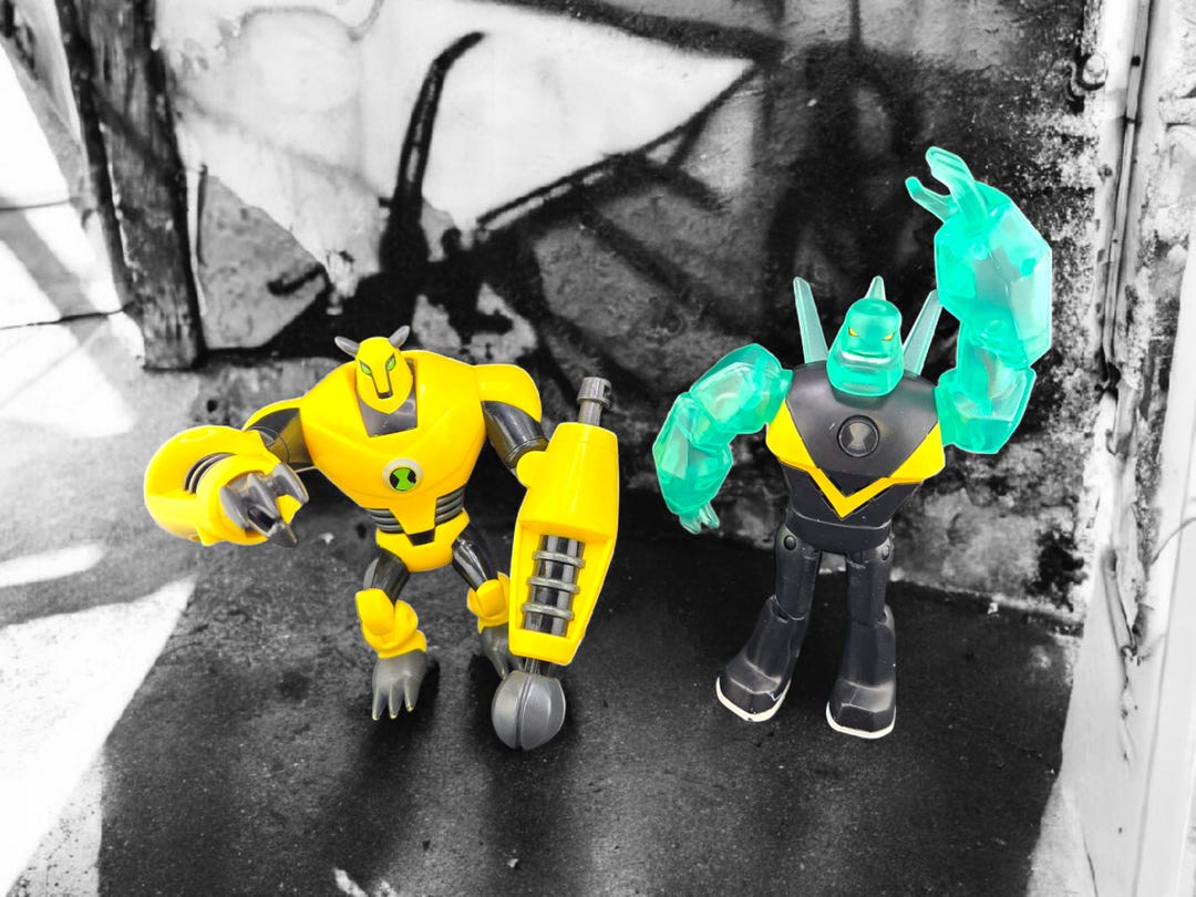 BEN 10 Collectible Action Figure You Choose. Ben 10 Ultimate Alien Armadillo Bandai or Ben 10 ...