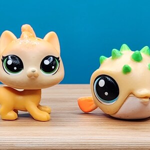 LITTLEST PET SHOP Collectible Animal Figure. Snail 223 and 23, Mouse ...