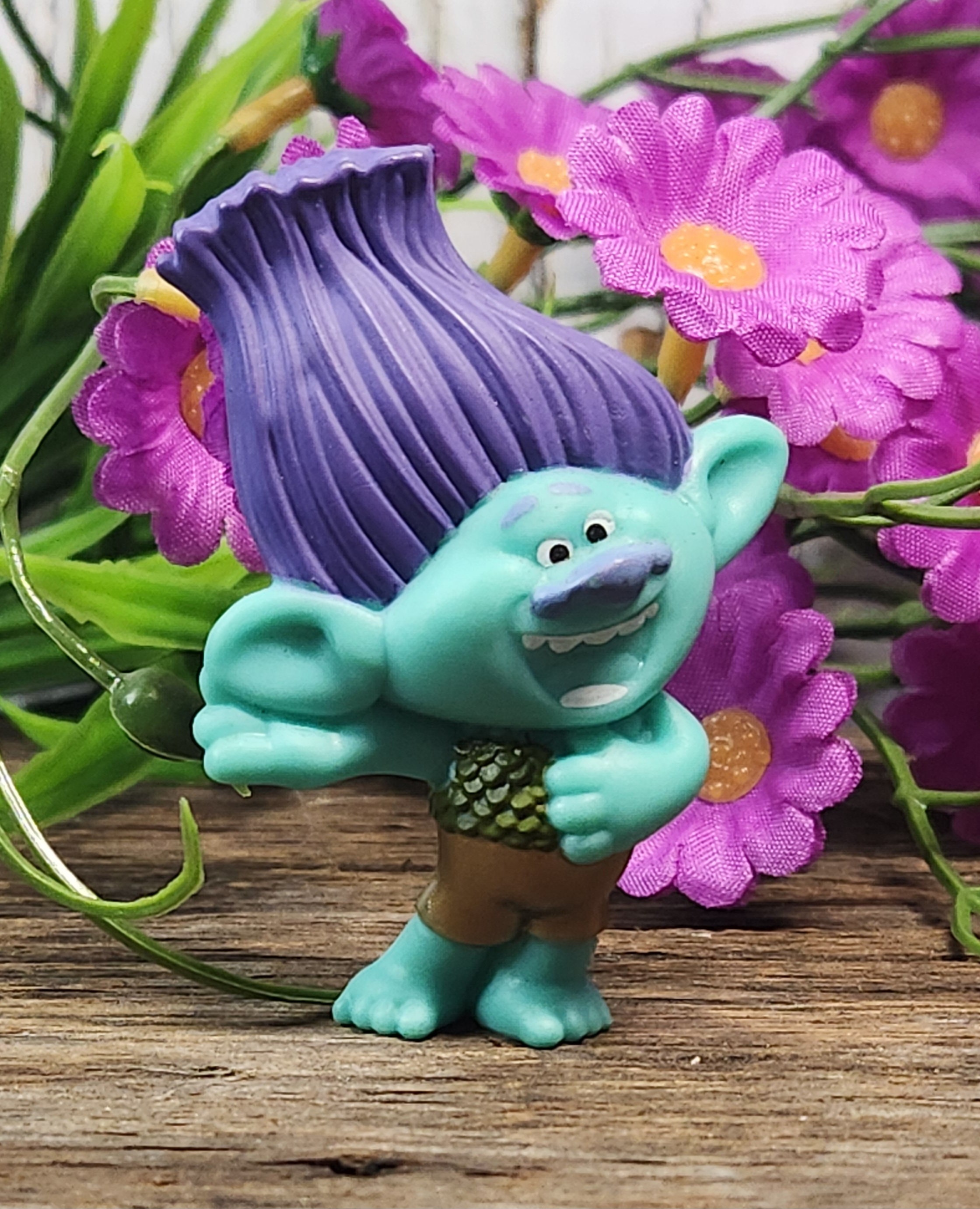 TROLLS Collectible Figure, Branch, Poppy Satin Gold. Trolls Dreamworks ...