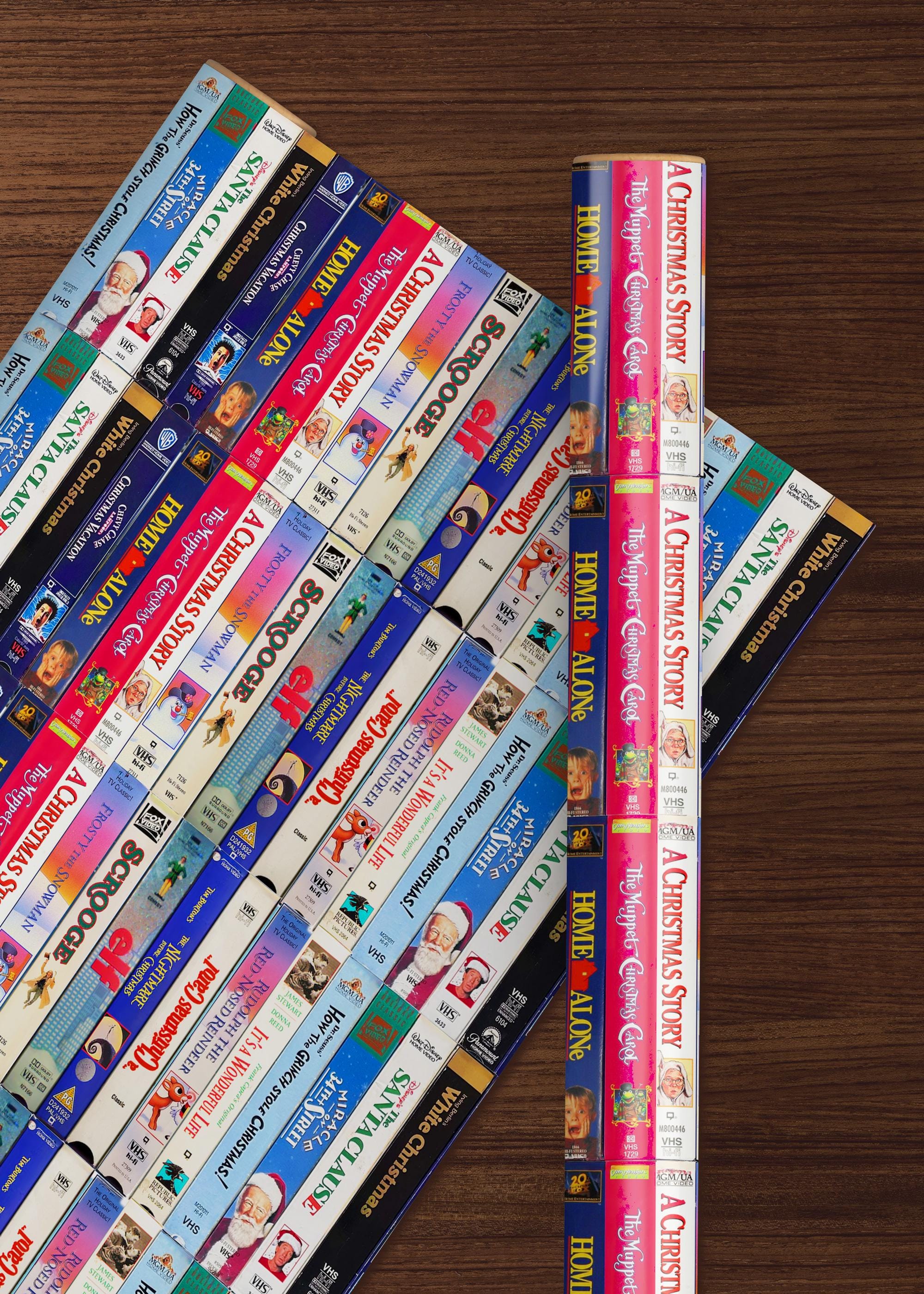 Retro Christmas Movie VHS Wrapping Paper: 90s Holiday Nostalgia - Etsy