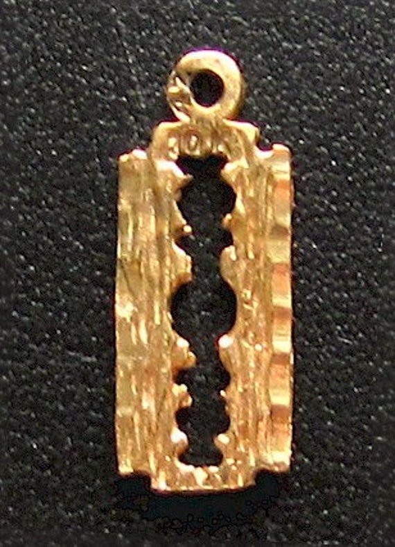 Diecast 2001 razor blade - Gem