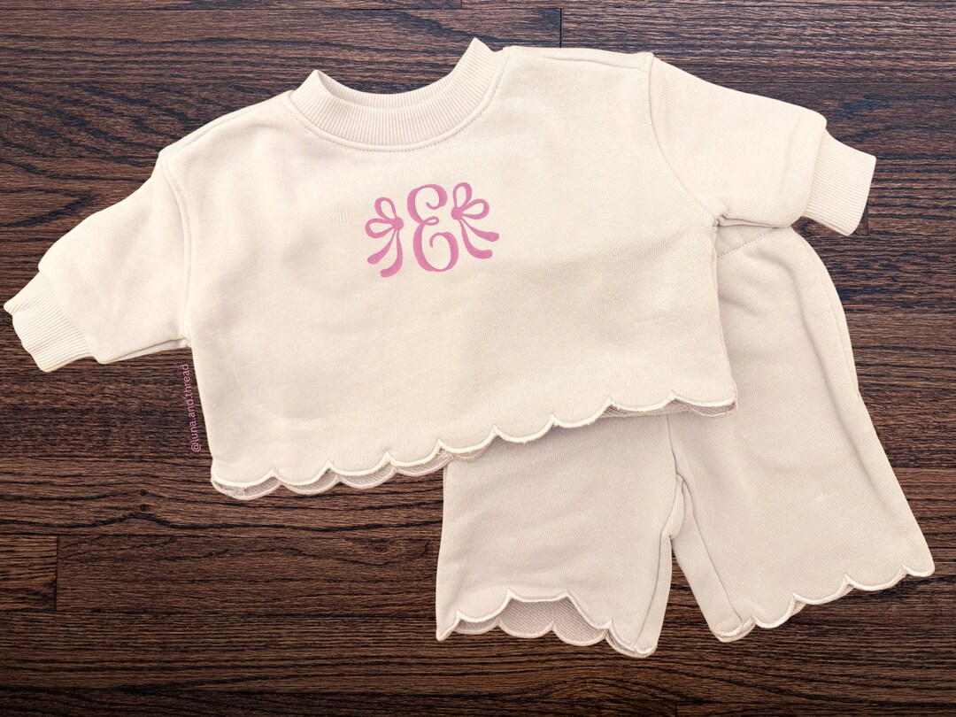 Personalized Baby Sweat Set: Embroidered Name With Side Bows, Scallop ...