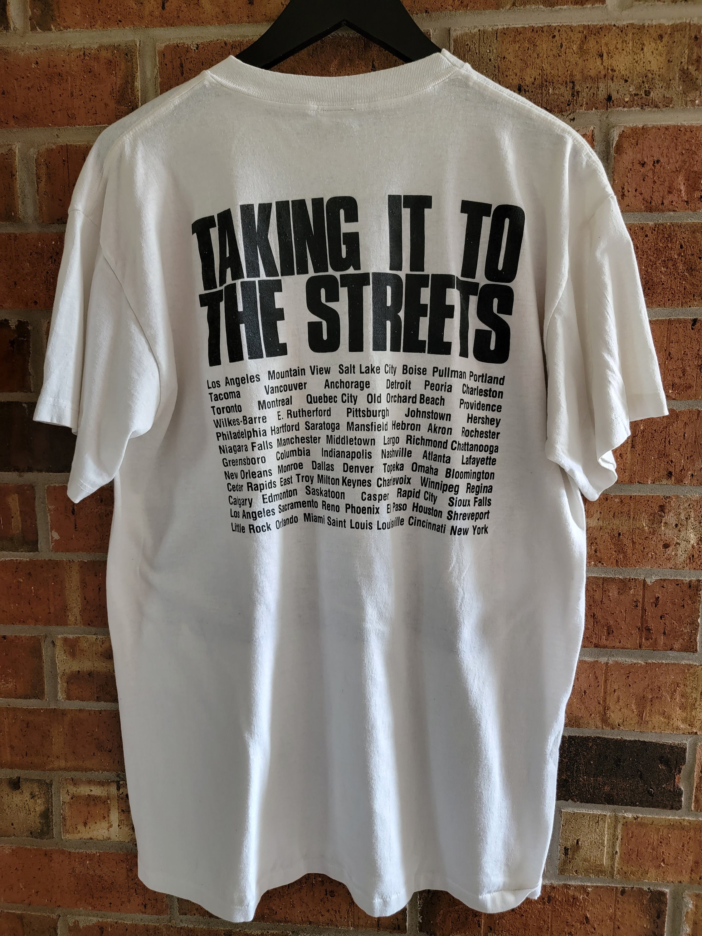 1989 BON JOVI Taking It to the Streets Tour Tshirt *rare 1989 BON JOVI Taking It to the Streets Tour Tshirt *rare