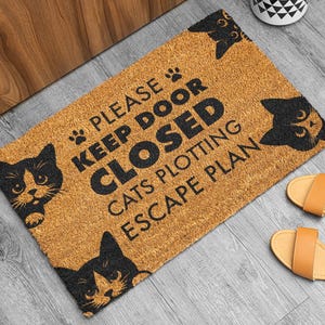 Keep Door Closed Cat Doormat: Funny Cat Lover Decor - Etsy