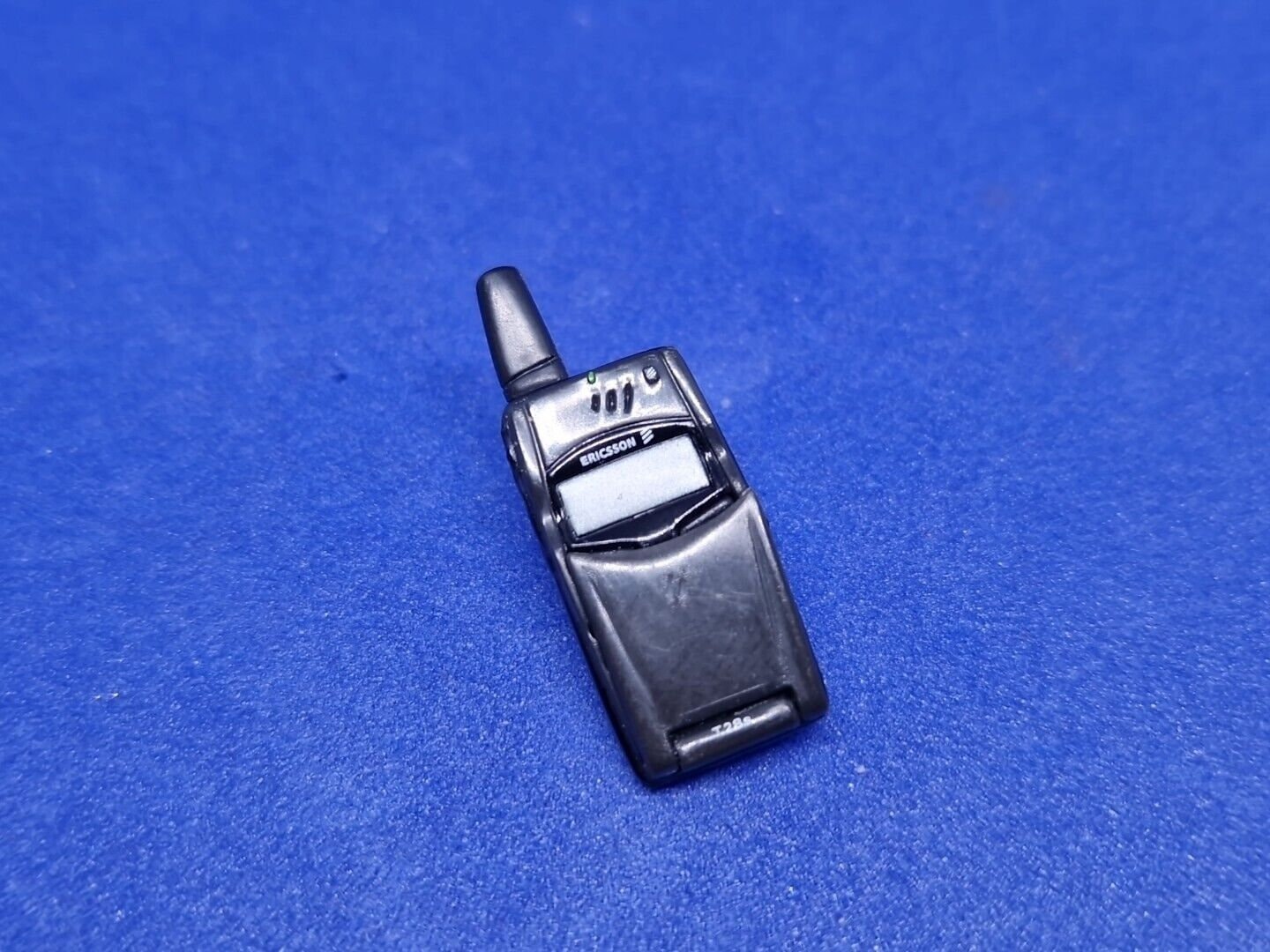 Pin Badge Retro Ericsson Flip Phone, 90s Mobile Phone Classic T28s - Etsy