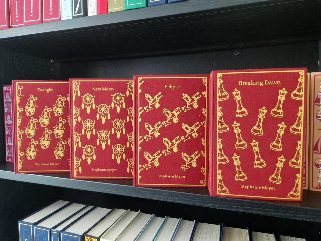 Twilight Saga by Stephanie Meyer - Classic Clothbound Hardback Set ...