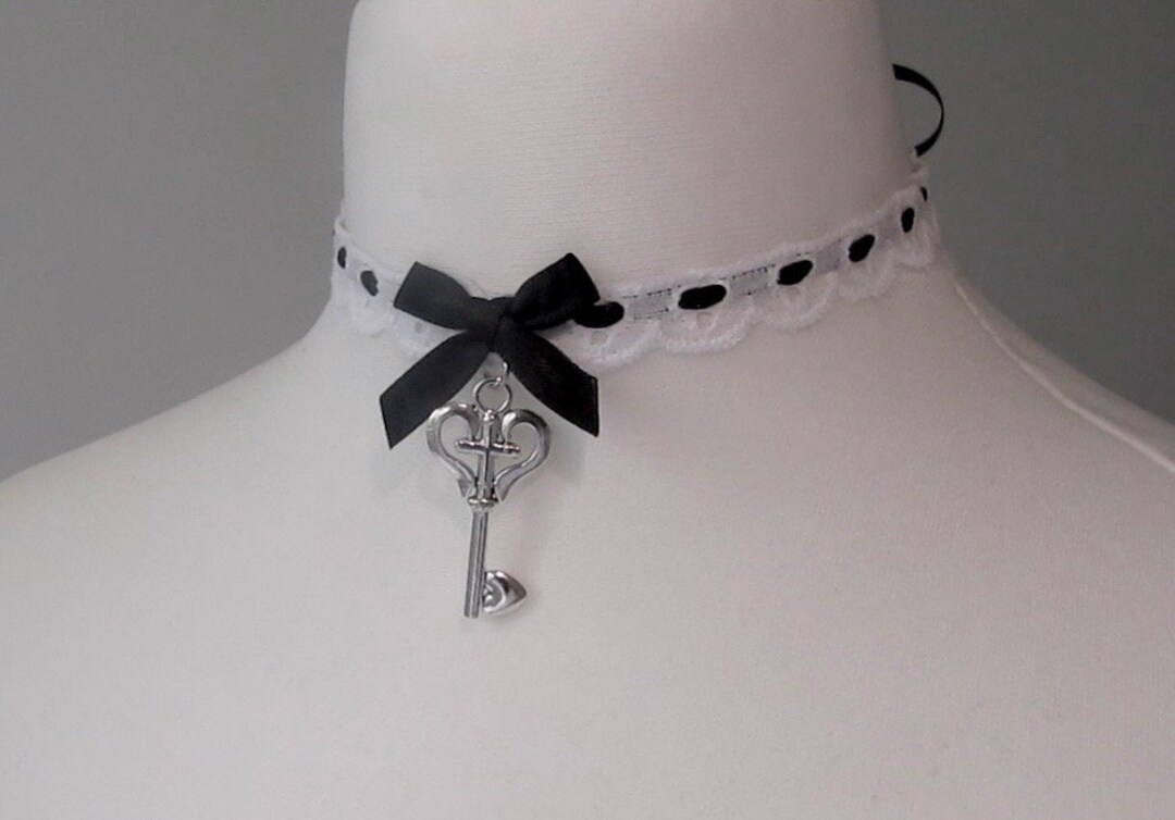 Secret Key Broderie Lace Choker - Etsy