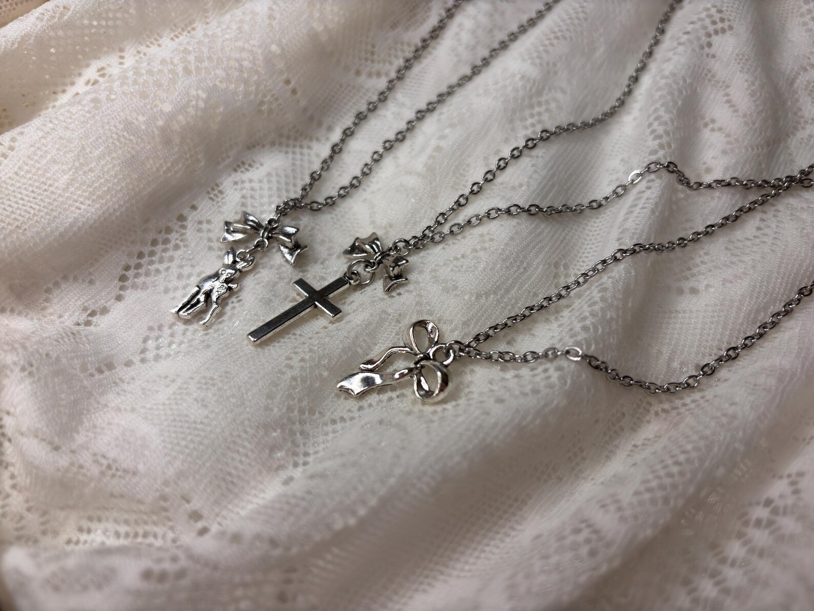 Dainty Deer & Bow Chain Necklace - Etsy