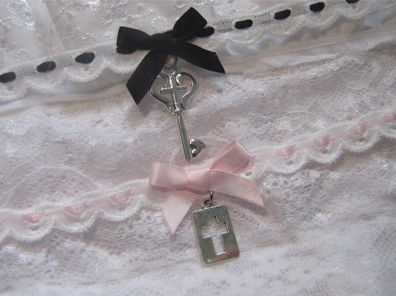 Secret Key Broderie Lace Choker - Etsy