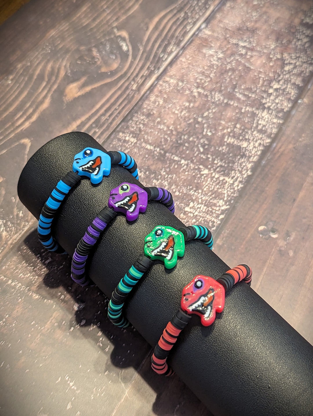 T-rex Bracelet Dinosaur Bracelet Heishi Bracelet - Etsy