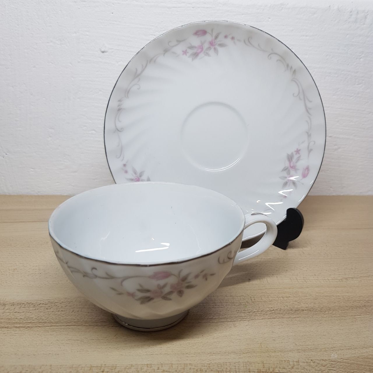 Genuine Porcelain China Gold Standard Japan Dinnerware Set of 43 Pieces ...