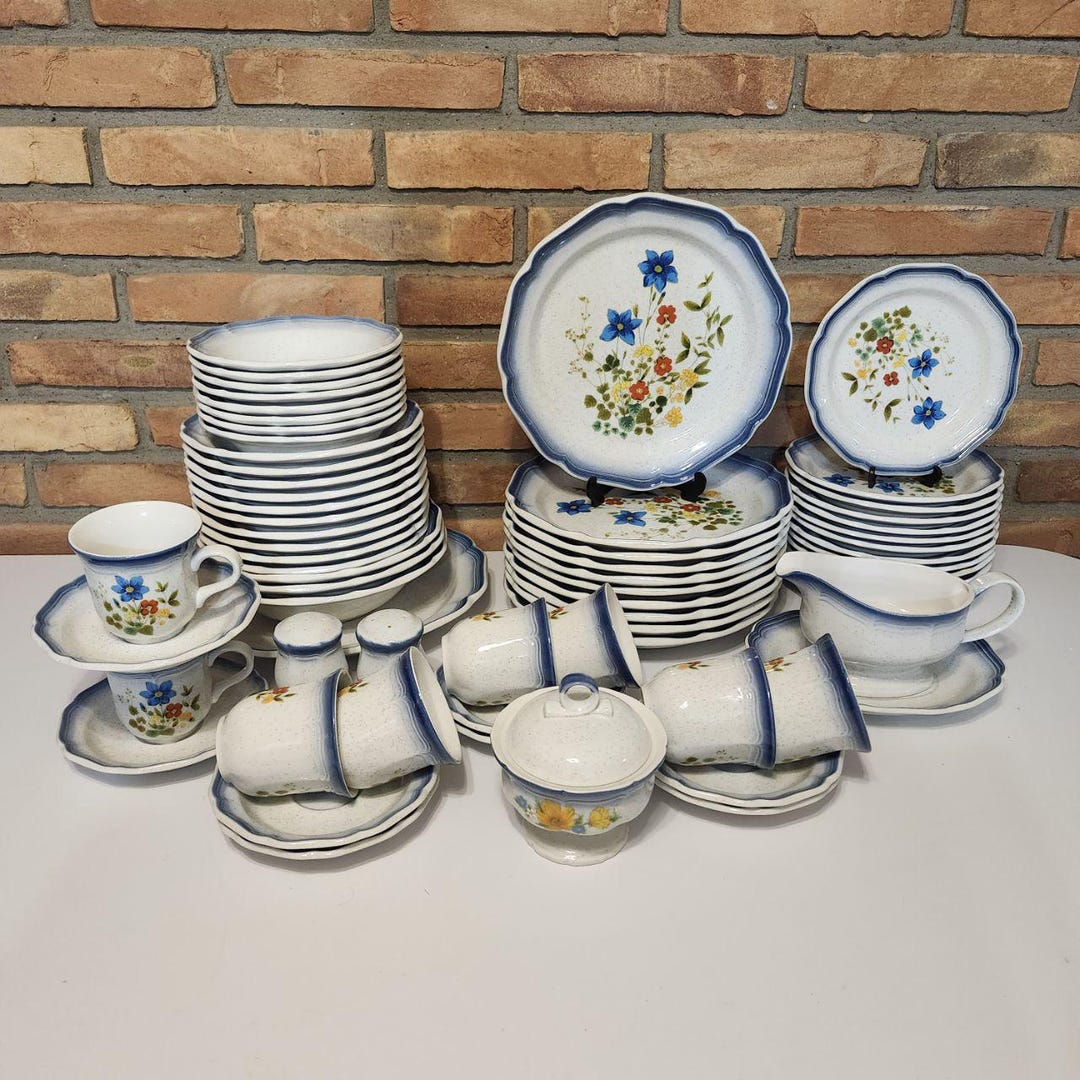 Mikasa Country Club Fresh Cuttings Stoneware Dinnerware Set Made in ...