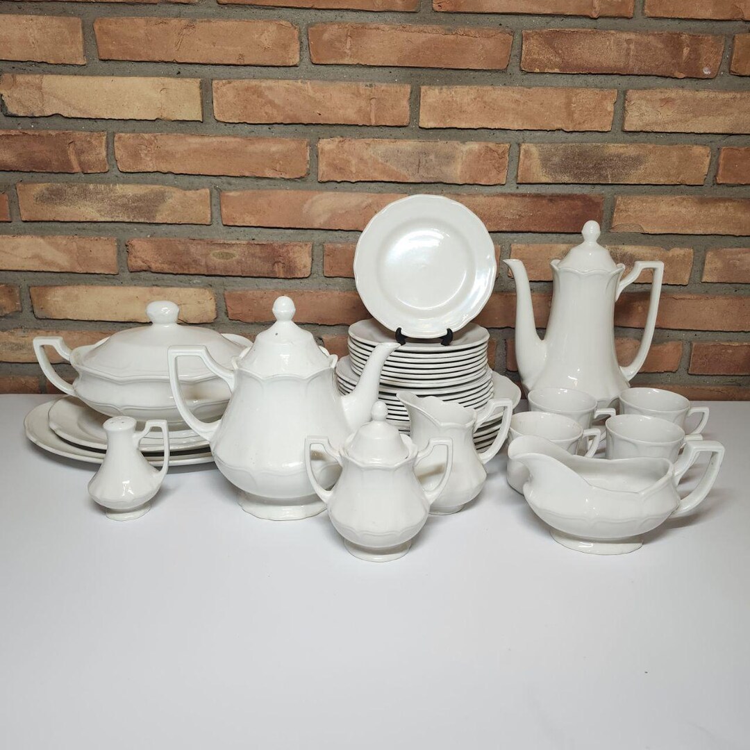 Royal Staffordshire Heirloom Ironstone by J.&G. Meakin England ...