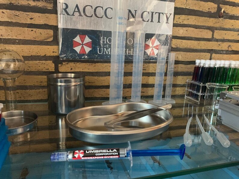 RESIDENT EVIL: Prop Replica Syringe Virus - Etsy