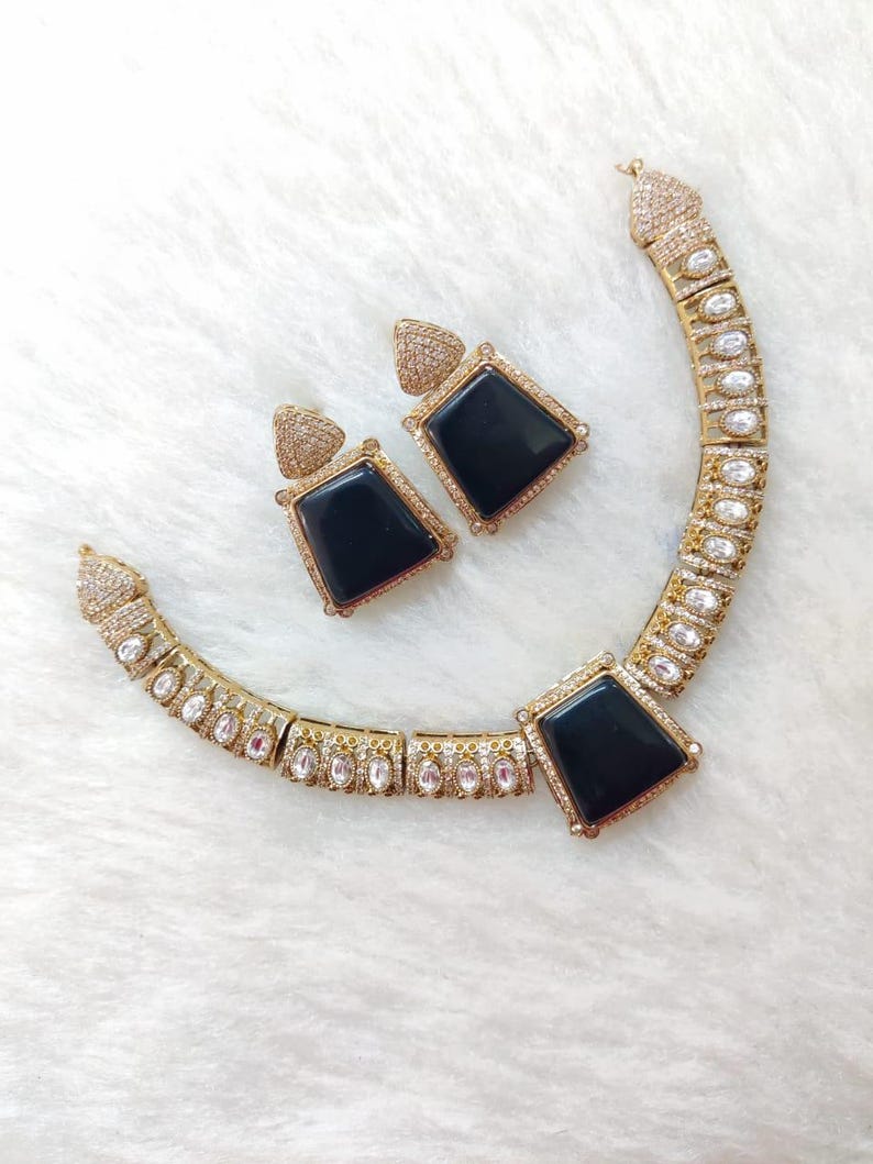 Emerald Elegance: Rani Sati Jewels Gold-plated Polki Kundan Necklace Set Green Mint Dark Green ...