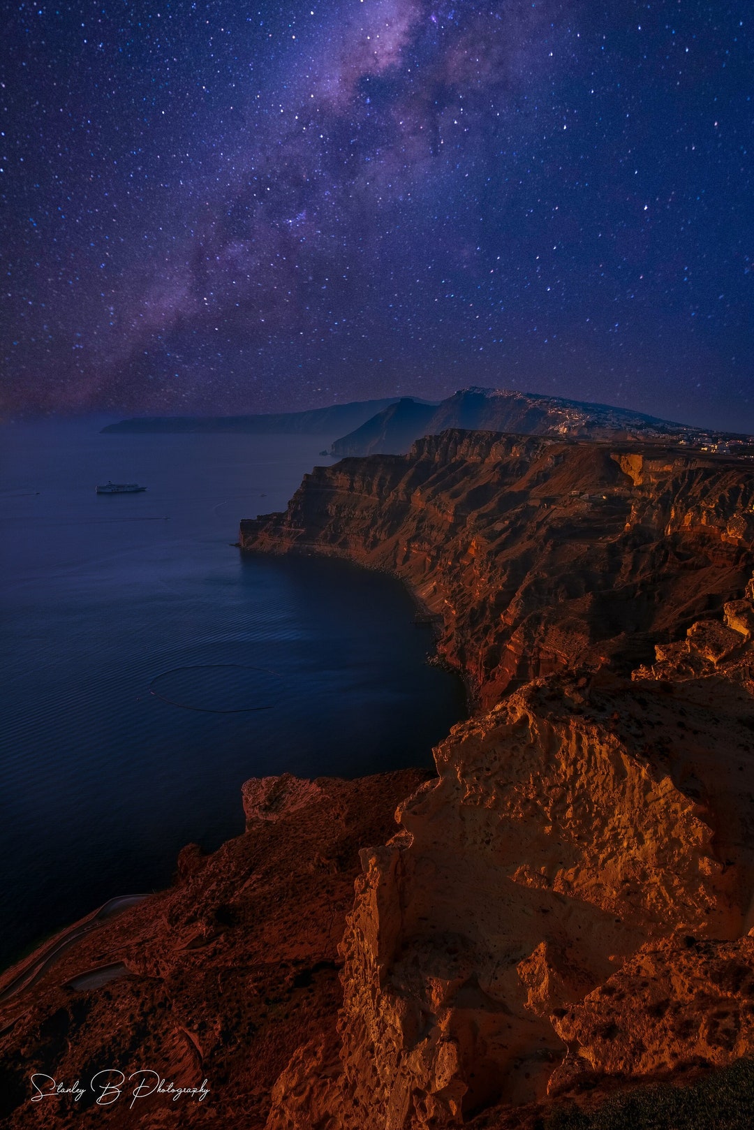Starry, Starry Night - Santorini Greece. Milky Way Over Santorini Cliff ...