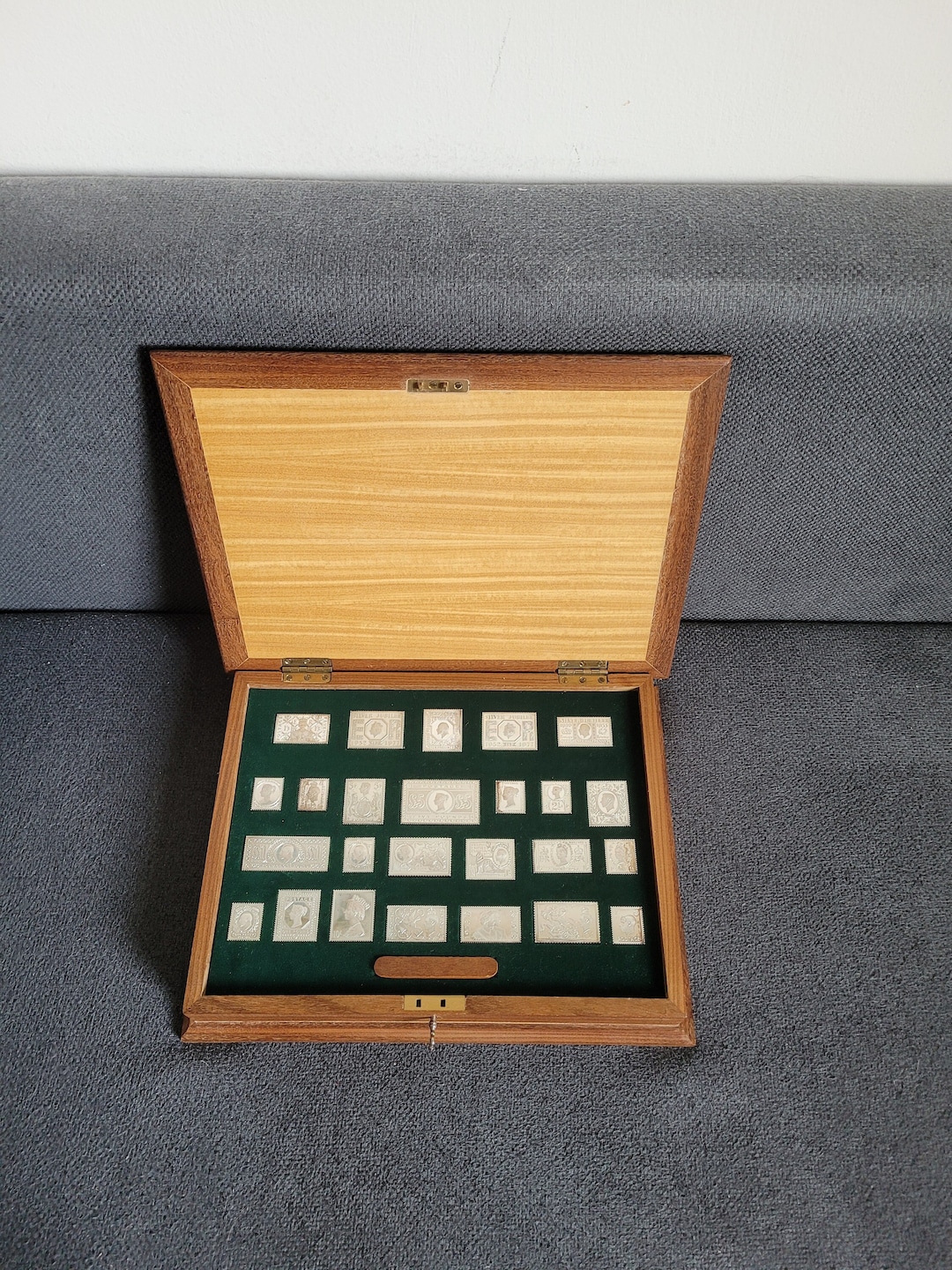 STERLING SILVER - the Stamps of ROYALTY, 25 Silver Ingots for the Queen ...