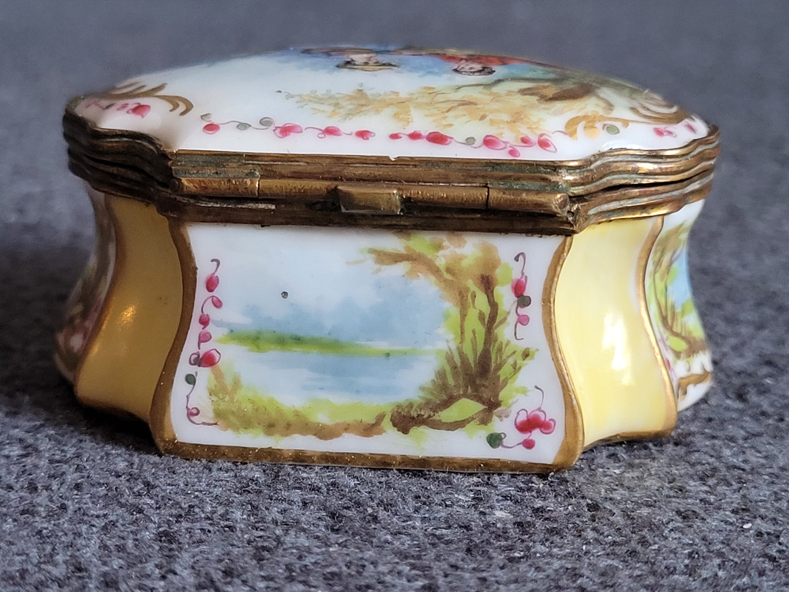 Royal Vienna Antique Rare Pill Box From the Middle of the 19th Century ...