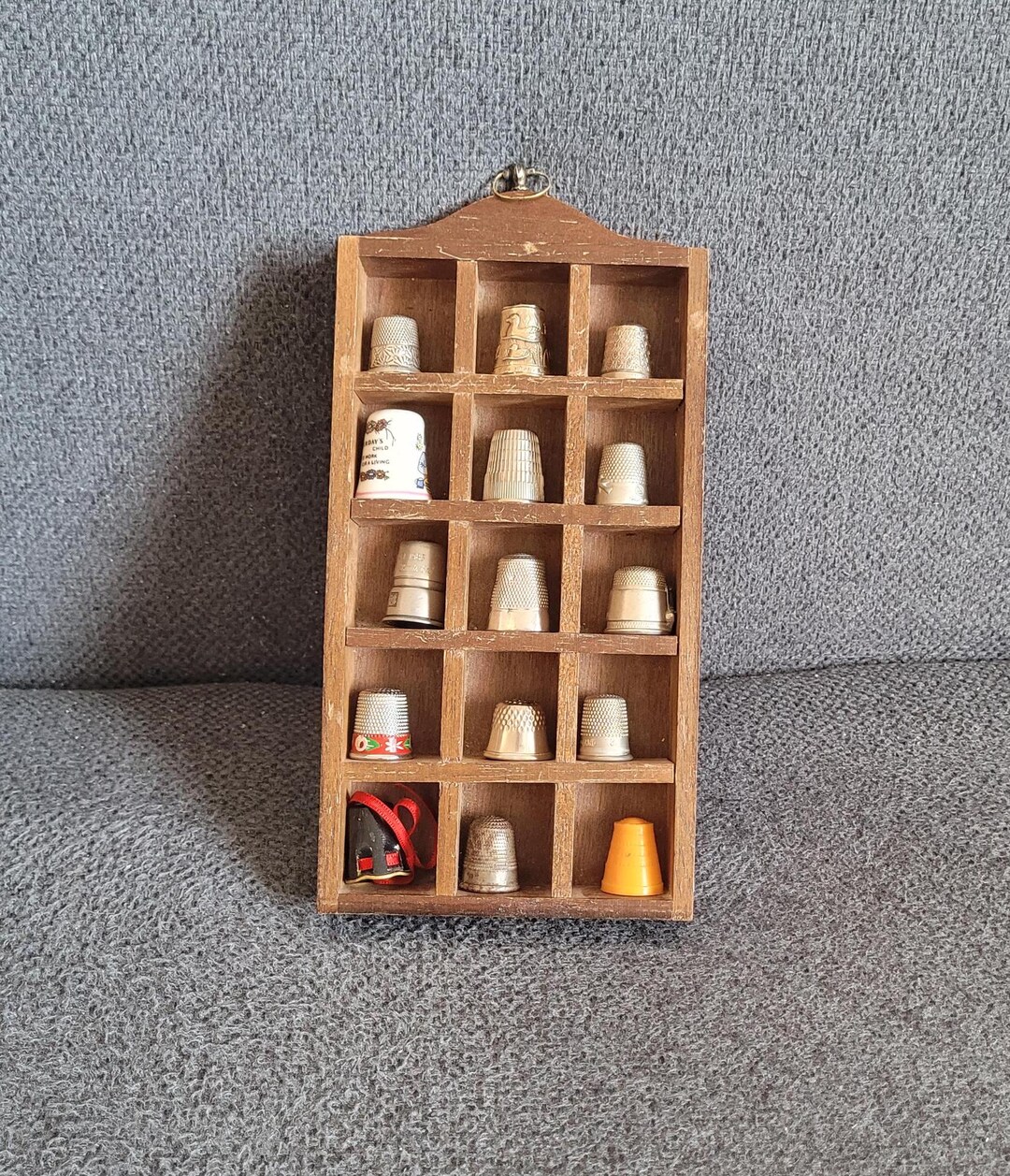 Vintage Thimble Display Case With 15 Thimbles (3 Silver). - Etsy