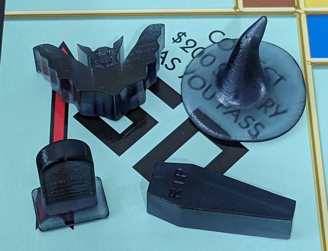 Halloween Themed Board Game Pieces/tokens coffin, Grave, Bat, Witch Hat ...