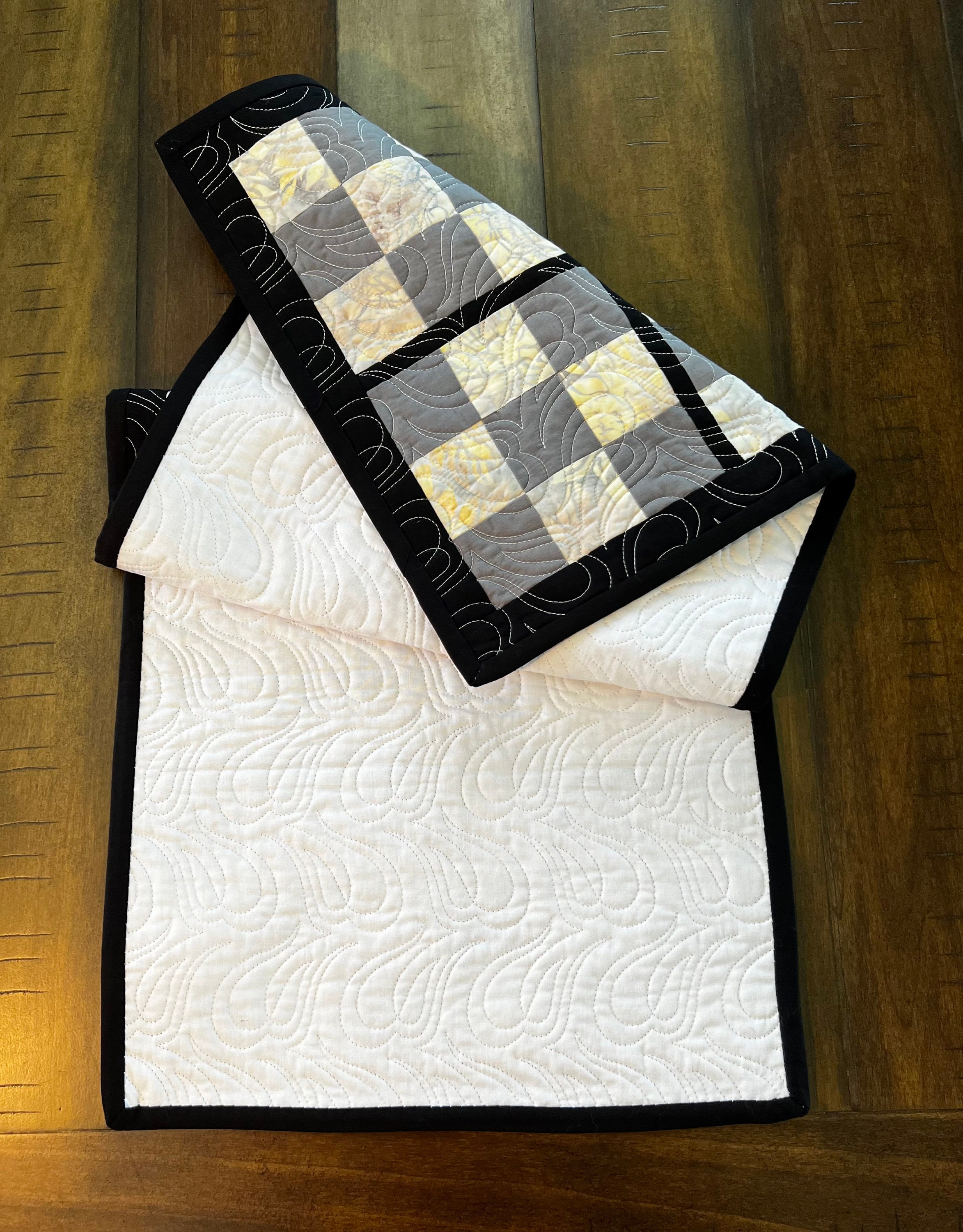 Nine Patch Quilted Table Runner - Etsy