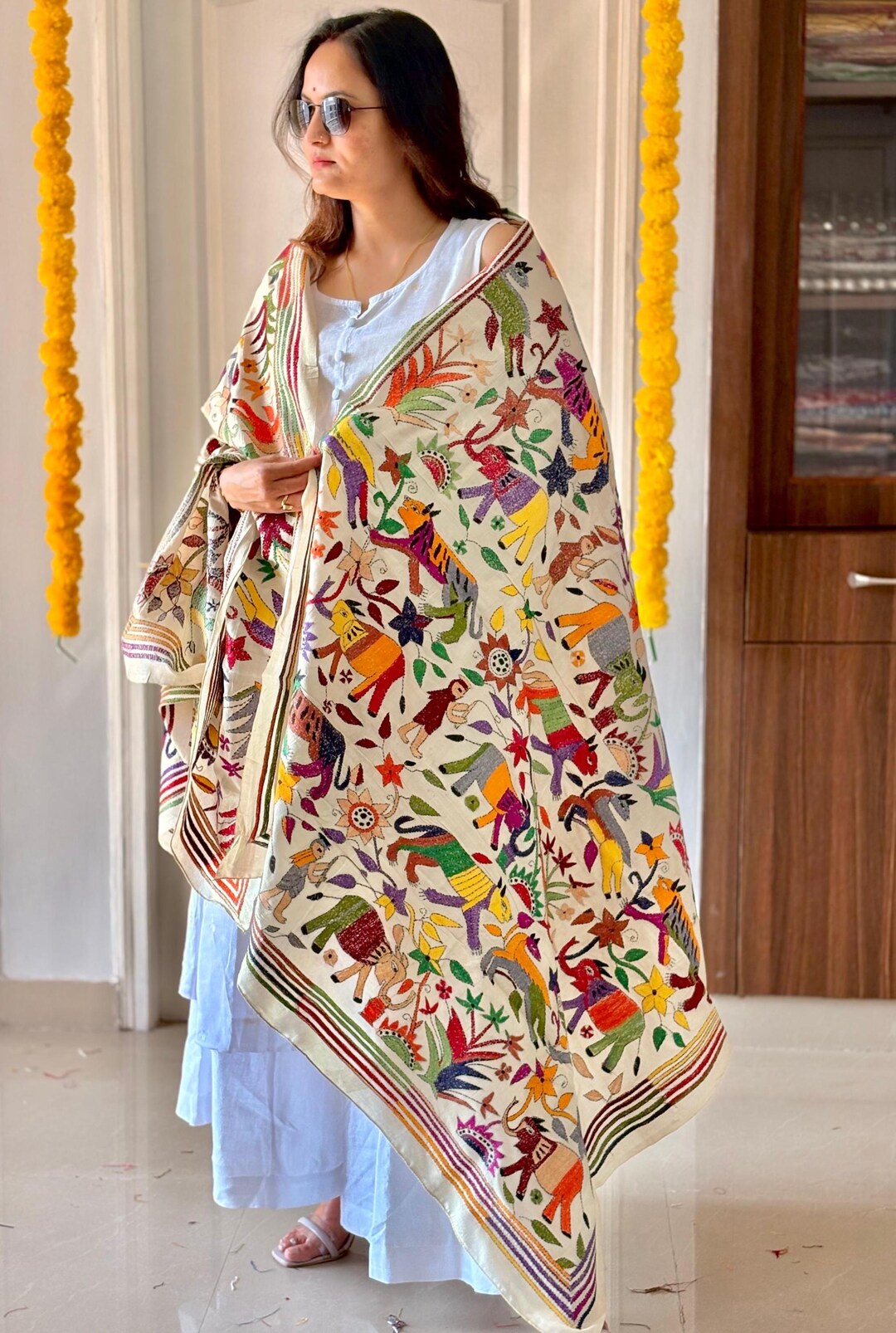 Hand Embroidered Kantha Stitch Tussar Silk Dupatta: Tye Dye Silk Shawl ...