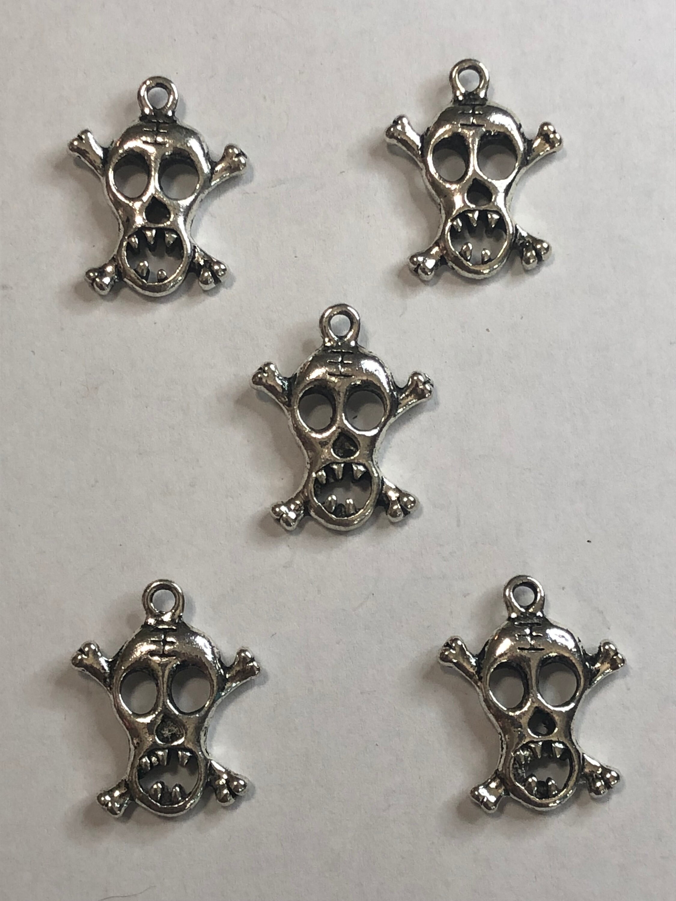 5 or 10 Skeleton Face Charms Screaming Face Charm Screaming Skull ...