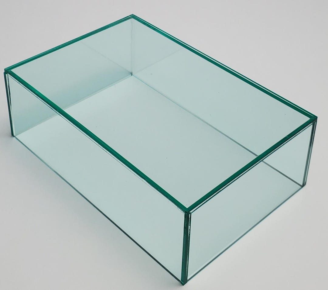 T'z Tagz Custom 16.5x13.5x2 Made to Order Glass Green Plastic Boxes ...