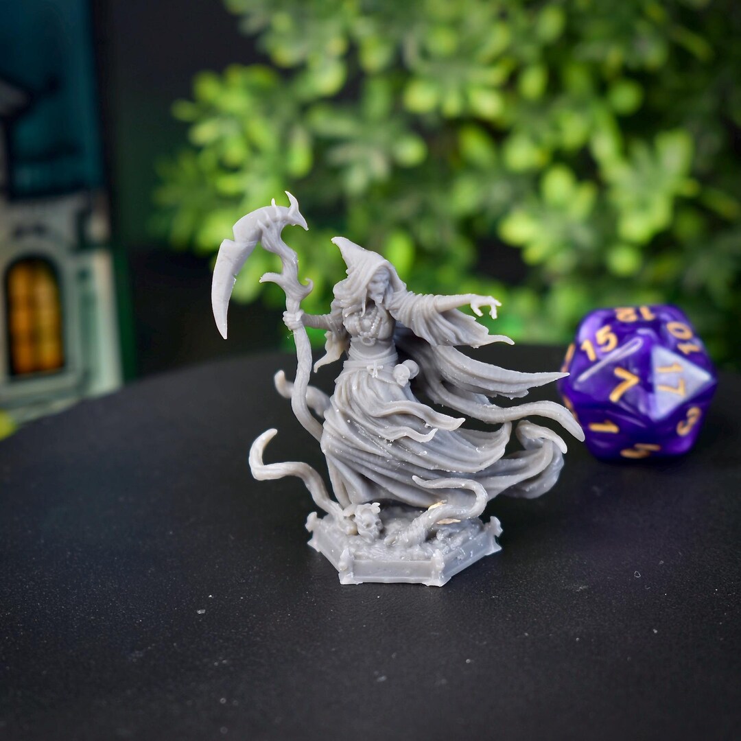 Female Soul Reaper Necromancer Miniature: 28/32/38mm Fantasy RPG Mini ...
