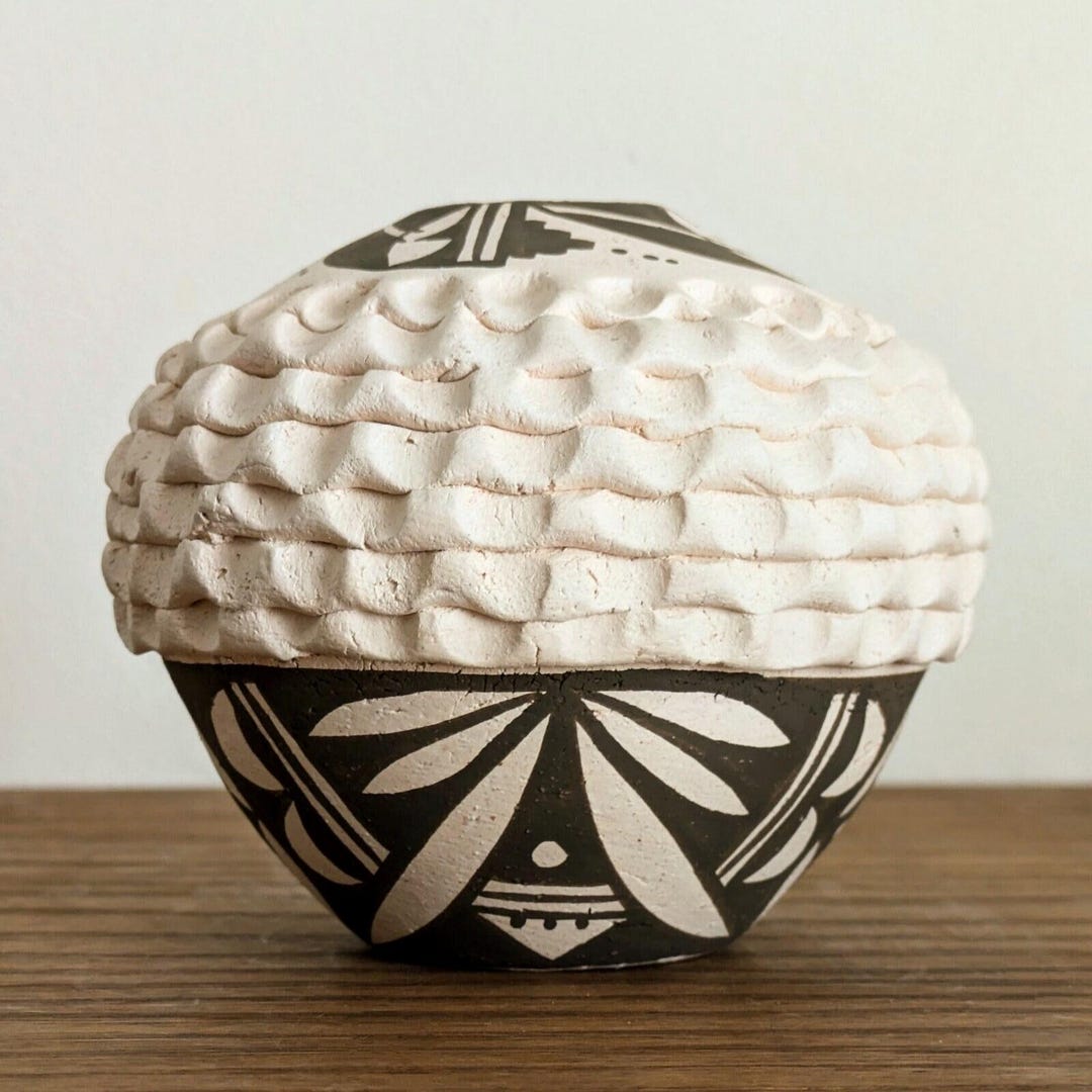 Vintage Native American Corrugated Seed Pot, Signed Norma Jean Ortiz ...