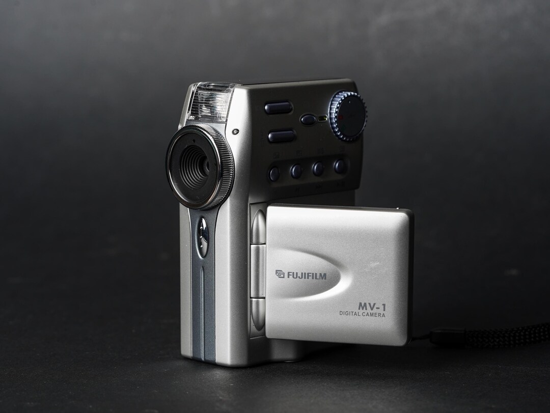 RARE Fujifilm MV-1 Digital Camera - Y2K Digicam - Fully Working - Mint ...
