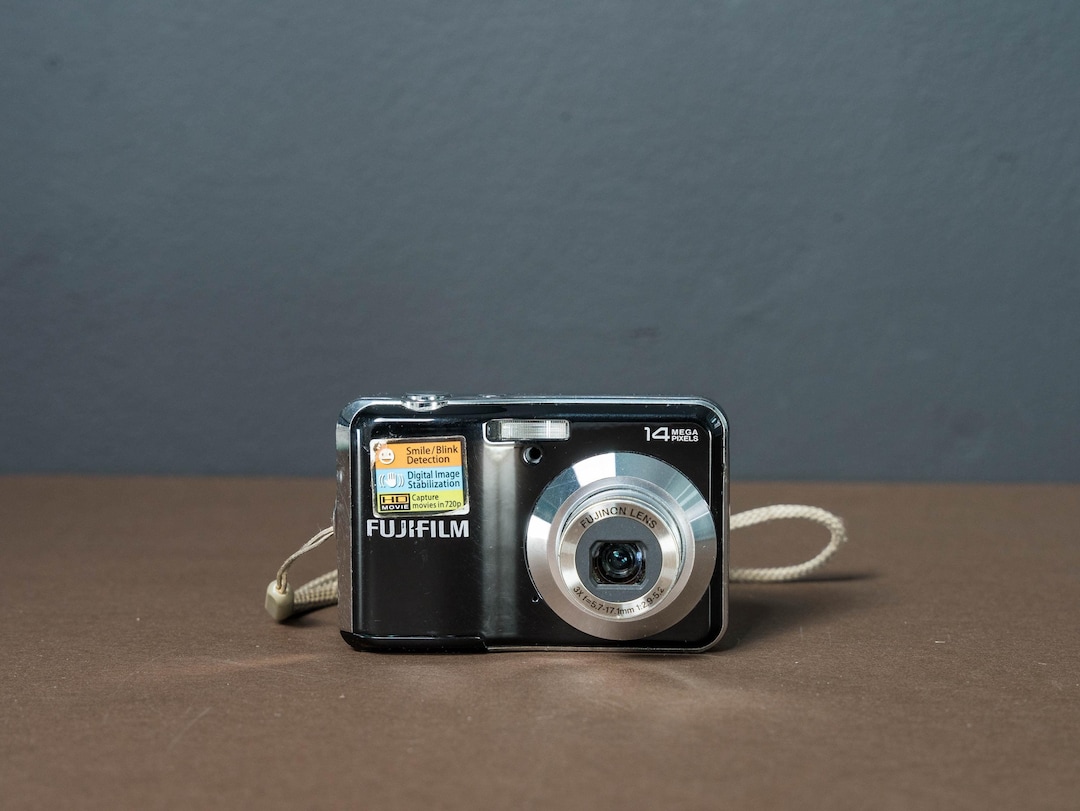 Fujifilm AV200 Digicam - Y2K Digital Camera - Fully Working/tested - 14 ...