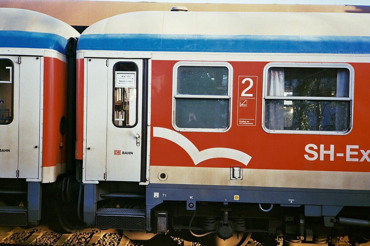 Fuji DL-300 35mm Film Camera Point and Shoot Working and Tested F2.8 ...